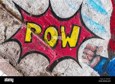 Comic Speech Bubble With Expression Text Pow Vector Bright Dynamic