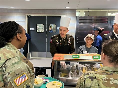 Fort Mccoy Serves More Than 100 For Early Thanksgiving Meal At Dining