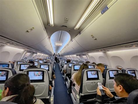 Boeing 737 800 Seat Review