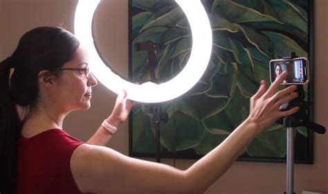 How To Avoid Glare On Glasses In Video Lucrative Videos