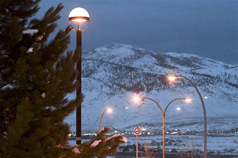 Безплатна снимка сняг зима вечер метеорологично време улично