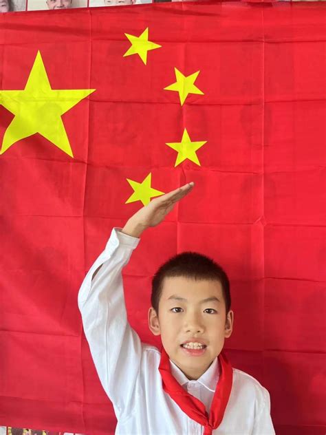 教育均衡 高质发展 喜迎二十大 向国旗敬礼 高新十四小