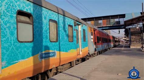 Paschim Express 12925 Mumbai To Amritsar Youtube