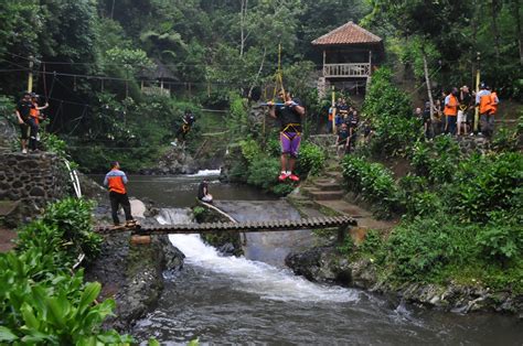Inilah 3 Sensasi Air Terjun Curug Tilu Buat Kamu Yang Suka Basah