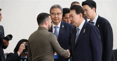 윤 대통령 전시 우크라이나 전격 방문젤렌스키 만난다