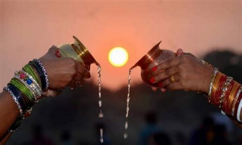 आज छठको अन्तिम दिन उदाउँदो सूर्यलाई अर्घ्य दिइँदै सार्वजनिक सेवा