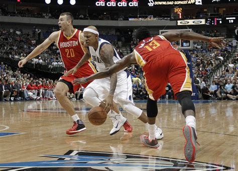 Nba季前赛 哈登17分 火箭罚球绝杀小牛【2】 体育 人民网