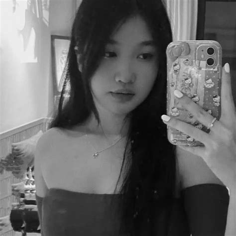 Le Nhu Quynh Sooaeee • Threads Say More