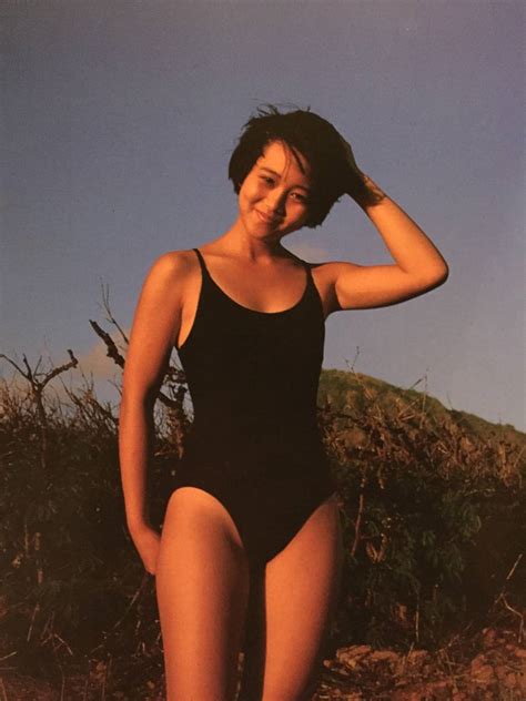 Yahooオークション 古本 帯なし 写真集 ちょうど水晶 浅香唯 ポスタ