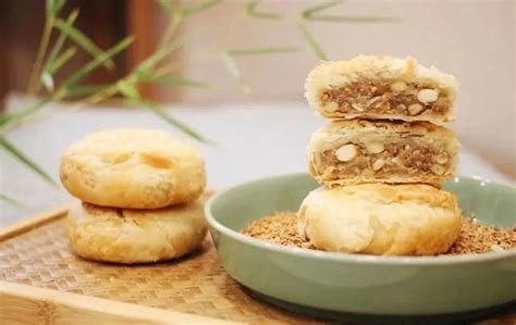 鲜肉月饼销量起“蓬头”，老字号再创新！你选哪一款？美食美味频道东方养生