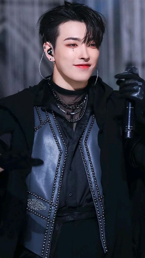 Пин от пользователя Ugnjzz на доске Ateez Красивые парни Певцы