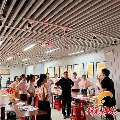 县文化馆举办俏媳妇“五个一起来”综合文旅志愿者培训活动服务歌曲声乐