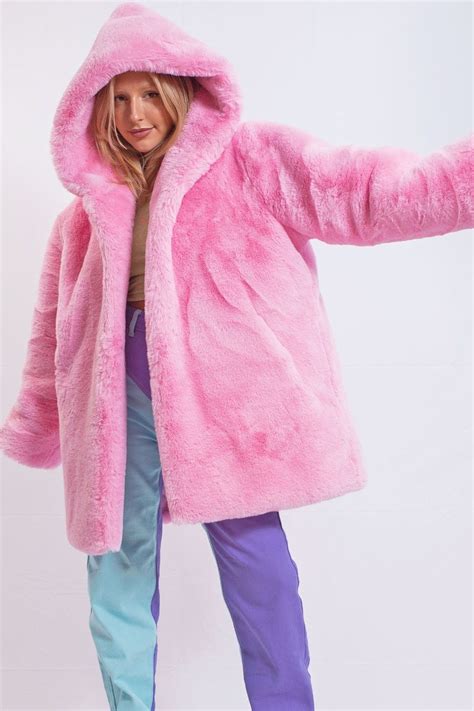 𝗘𝗹𝘀𝗶𝗲 And 𝗙𝗿𝗲𝗱 Lil Kim Luxury Candy Pink Faux Fur Coat Fur Fashion
