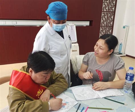 同伴携手 共赴美好生活