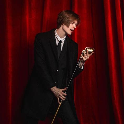 Deepins Celebrity Photos Streamers People