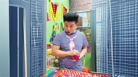 還記得童年的小賣舖嗎？小賣部老闆娘胖丫是真傻呀，竟然被二狗子套路了 小賣部童年零食回憶抽奖 龙珠 Youtube