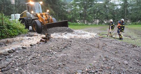 Wieder Unwetter über Tirol Muren Im Brixental überflutete Straßen In