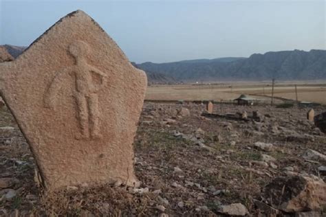 تبدیل قبرستان تاریخی ایذه به سایت موزه کجارو