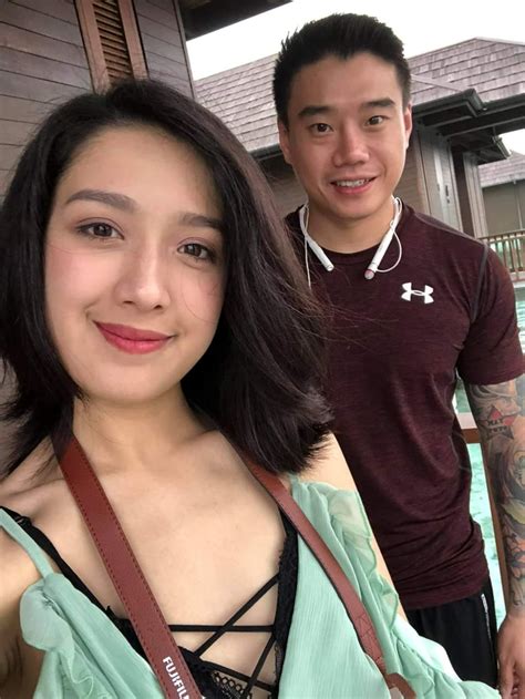 သူမအပါအဝင်သမီးသုံးယောက်ကို ဒီနေ့မွေးနေ့ကစပြီး တစ်ရက်ထက်တစ်ရက်ပိုပိုချစ်ပေးဖို့ ချစ်ခင်ပွန်းကို