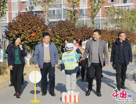 宜春市学前教育工作会与会代表前往高安市瑞州幼儿园参观指导