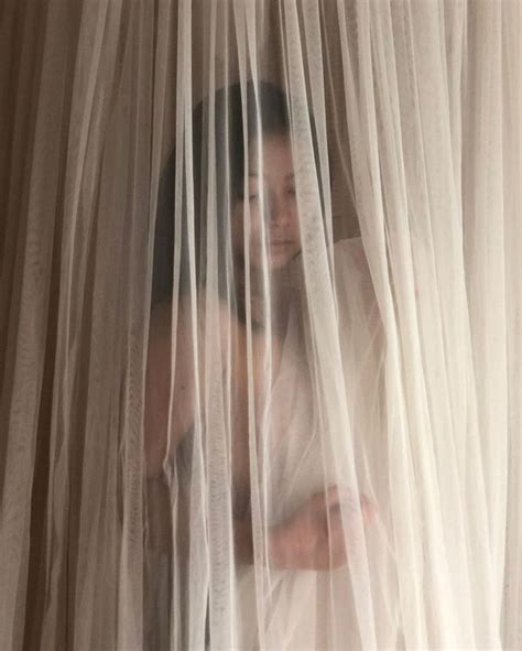 Daring To Appear Open This Series Of Hot Photos Of Mayang Sary