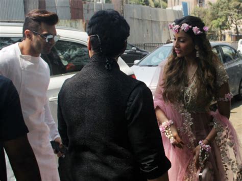 Happy Affair Inside Karan Singh Grover And Bipasha Basus Mehendi Ceremony