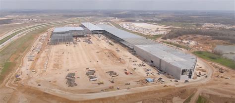 Spectacular Tesla Gigafactory Texas Drone Footage Shows Great Progress