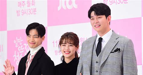 엑s Hd포토 김유정 송재림 윤균상과 다정한 팔짱