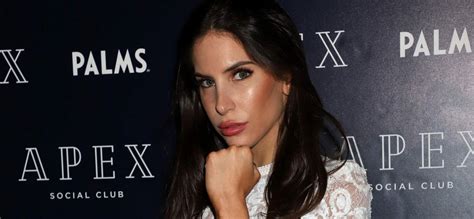 Jen Selter Strips Down To Nothing For Her Morning Shower
