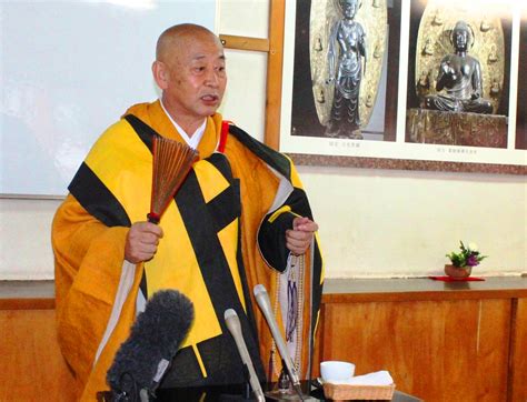 伽藍復興と若手人材育成 薬師寺管主に就任した村上師が会見で抱負 産経新聞 奈良県専売会