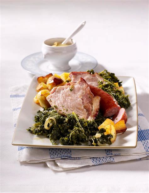 Grünkohl Mit Mettwurst Kasseler Und Röstkartoffeln Rezept Lecker