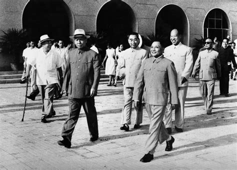 现代出版社聚焦红墙1956 1989共和国红镜头插图选摘 图片新闻 新闻中心 中国出版集团公司