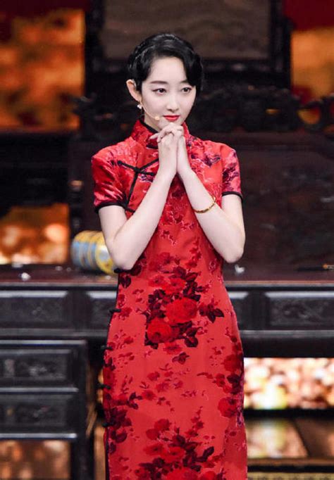 蒋梦婕亮相《演员》，烈焰红唇配旗袍，林黛玉变民国名媛！ 倾城网