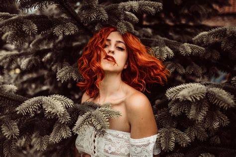Wallpaper Redhead Women Trees Bare Shoulders 2048x1367