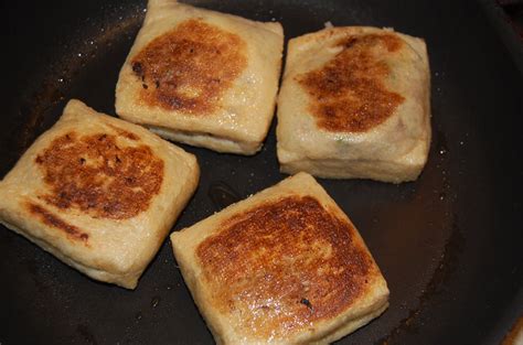 【節約レシピ】詰めて焼くだけ！「油揚げのエリンギ焼き巾着」に挑戦♪コリコリなエリンギの旨味満点♡ 『あたらしい日日』 こんな時代のニュー
