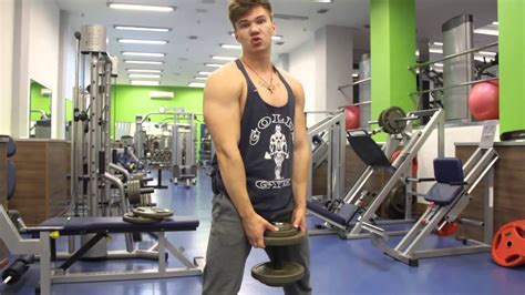 Приседания плие с гантелью Youtube