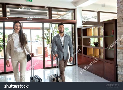 Sexy Business Couple Entering Lobby Concept Foto Stock Shutterstock
