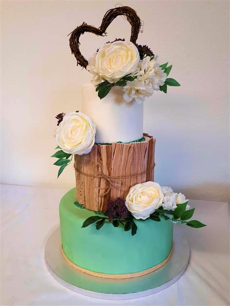 Rustic Heart Cake Bay Tree Cakes