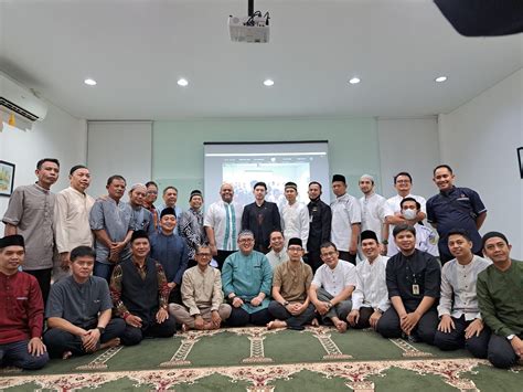 Rayakan HUT Ke 29 RS Azra Bukber Bareng Koko Dennis Lim
