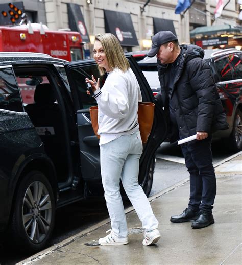 Ginger Zee Leaves Her Work In New York City Hawtcelebs