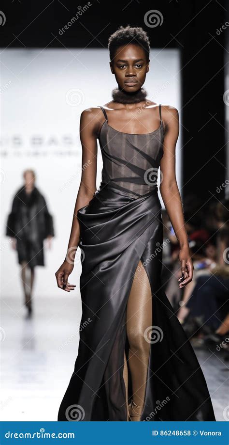 New York Fashion Week Fw 2017 Dennis Basso Collection Editorial Stock