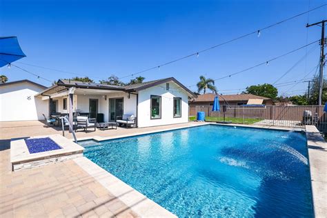 Oasis Moderno De 4 Dormitorios • Piscina Climatizada • Bañera De