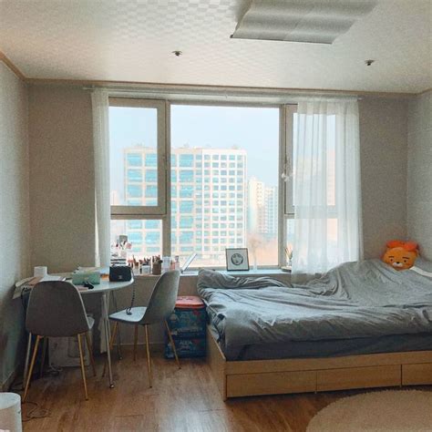 하늘뷰 창문이 있는 집