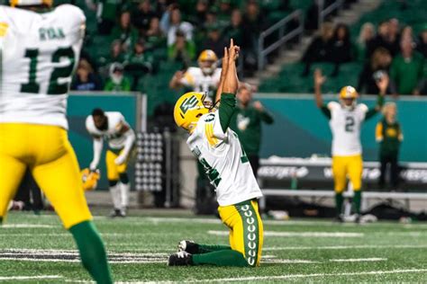 Elks Pull Off Dramatic 26 24 Road Win Over Roughriders With Late Field