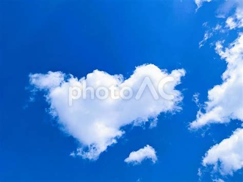 青い空と白い雲の風景 No 26380330｜写真素材なら「写真ac」無料（フリー）ダウンロードok