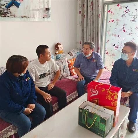 职工关爱慰问患病职工 传递企业温情 汉钢