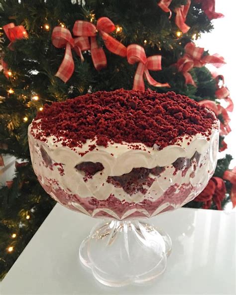 Taça de red velvet nhá benta de leite ninho crocante de chocolate