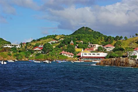 Violences en Guadeloupe un couvre feu pour les mineurs instauré dans