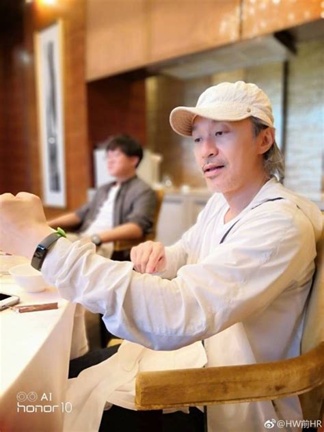 55歲星爺近照嚇壞網友！ 心疼周星馳老了 自由娛樂