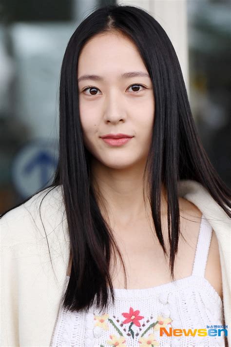 크리스탈 ‘차가운 온도의 눈맞춤[포토엔hd] 손에 잡히는 뉴스 눈에 보이는 뉴스 뉴스엔